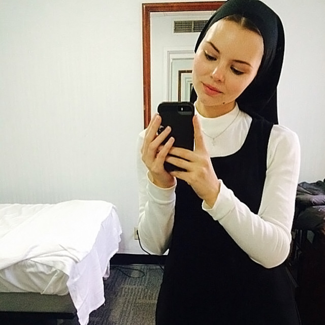 Eline Powell Nude And Feet Pics And Topless Scenes Scandal Planet