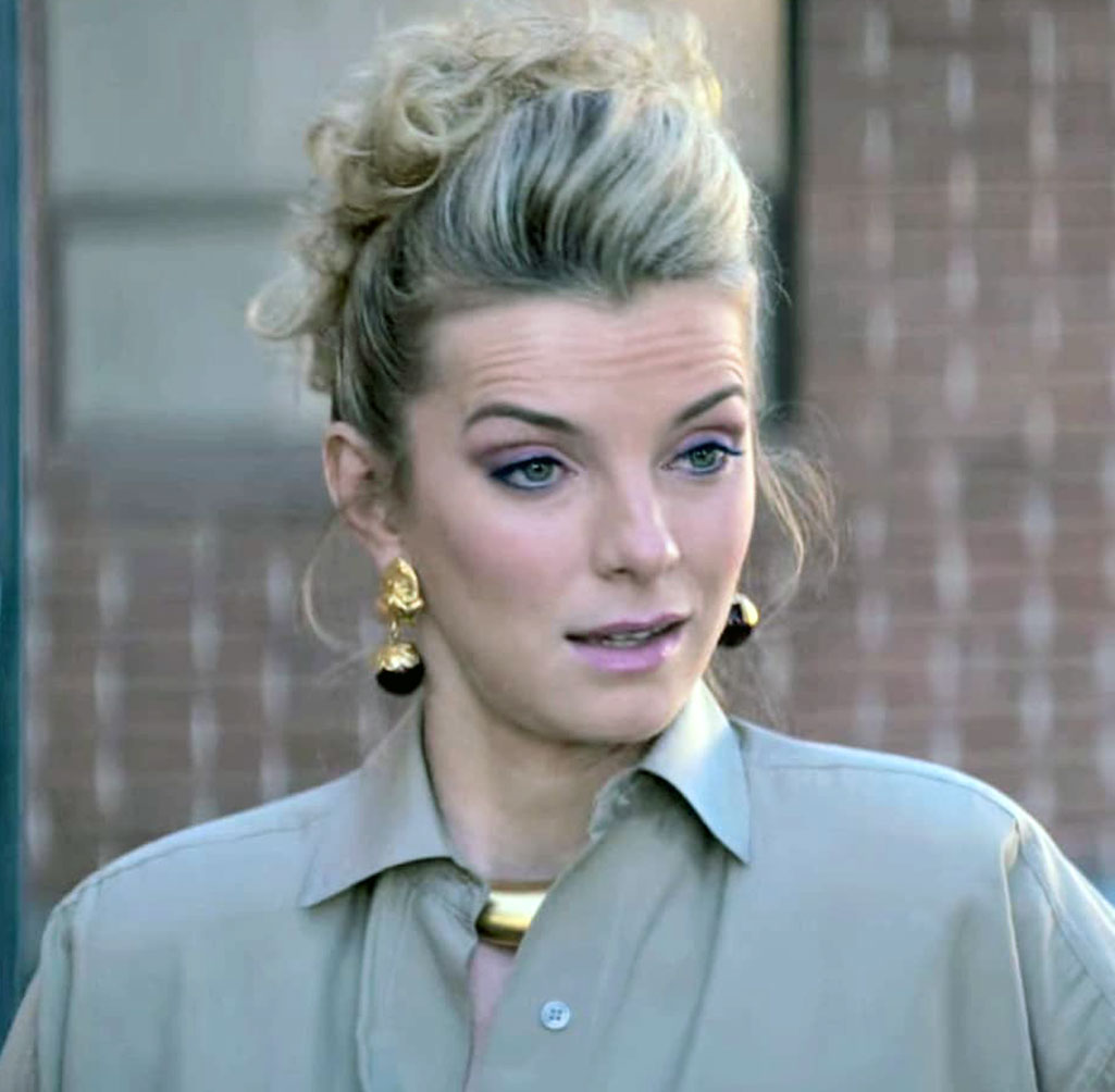 Betty Gilpin Nude Photos Scenes And Porn Video Scandal Planet